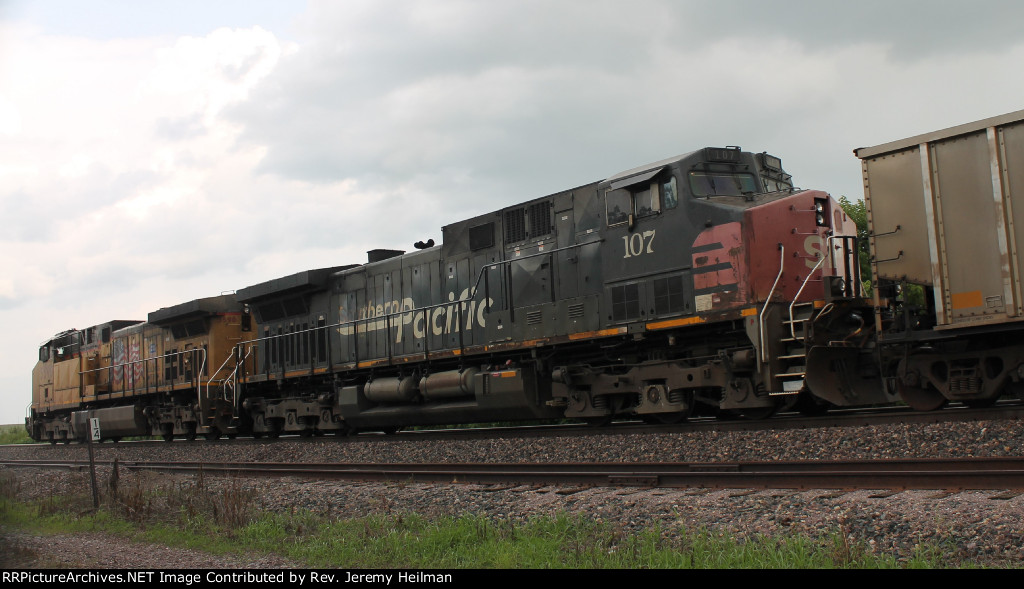 UP 5590 & SP 107 (4)